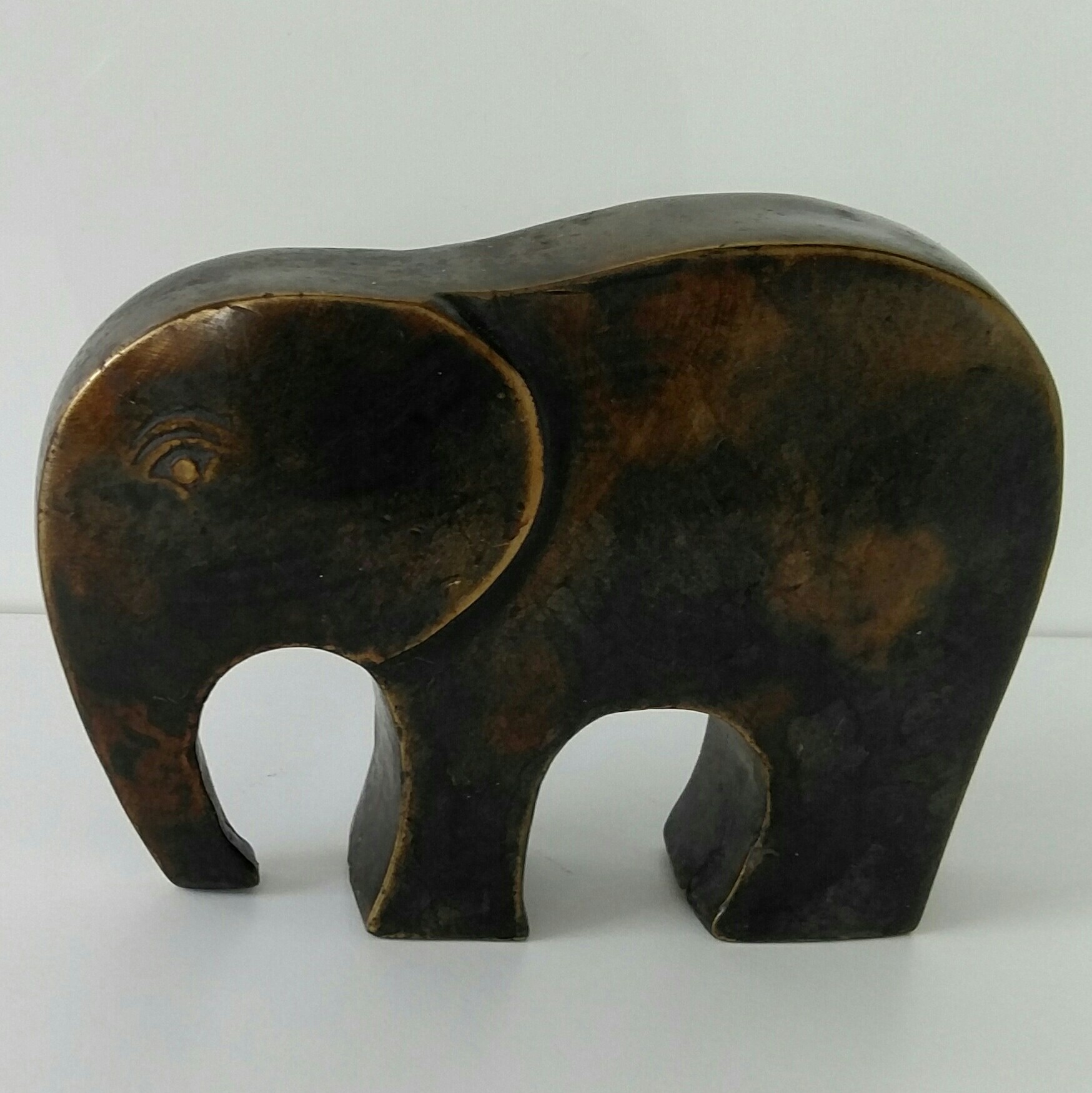 Olifant abstract van brons in 2 maten | G-Trends.nl
